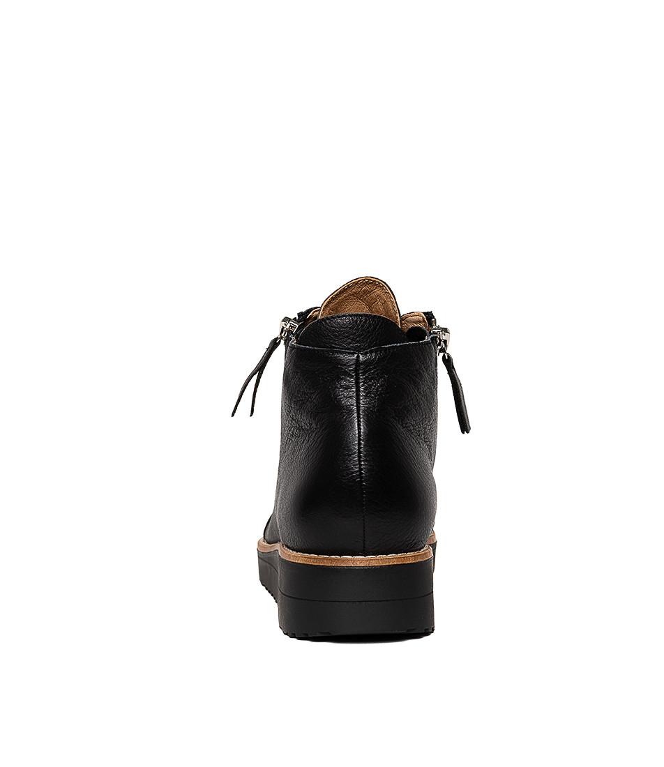 ORRA Boots in Black Leather - Top End Shoes