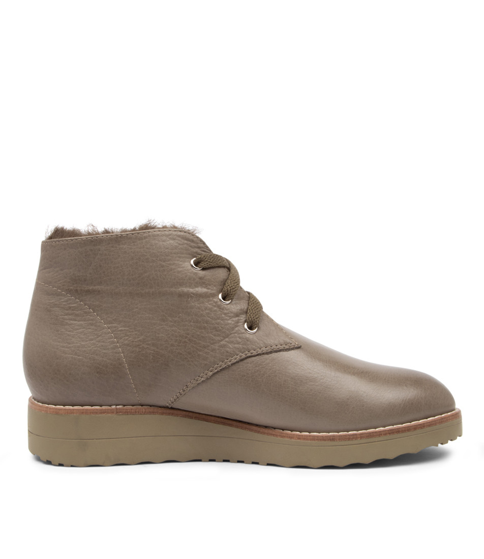 OREVA Boots in Olive Leather / Khaki Faux Fur - Top End Shoes