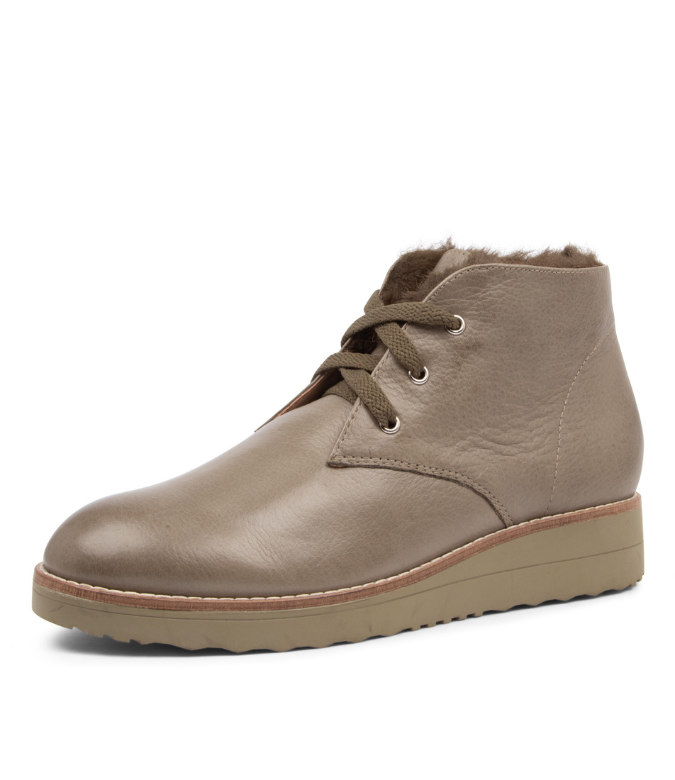 OREVA Boots in Olive Leather / Khaki Faux Fur - Top End Shoes