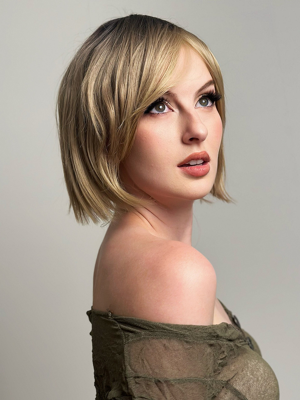 ALLIE - DELUXE Ash Blonde Ombre Bob Short Fashion Wig - by Allaura ...