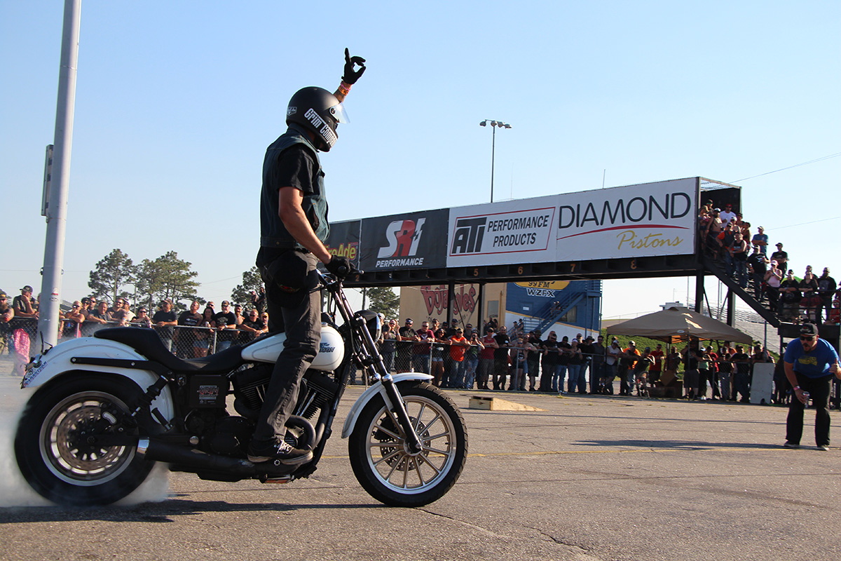 The Horse Backstreet Choppers Smoke Out Rally 2016 - Deadbeat Customs
