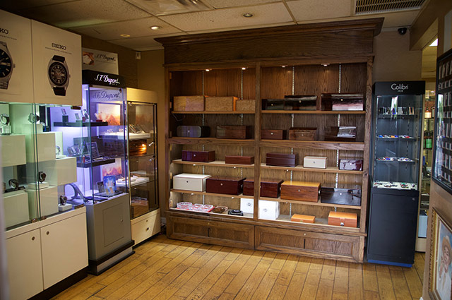 Visit Cigar King Scottsdale, the best cigar store and lounge in Phoenix ...